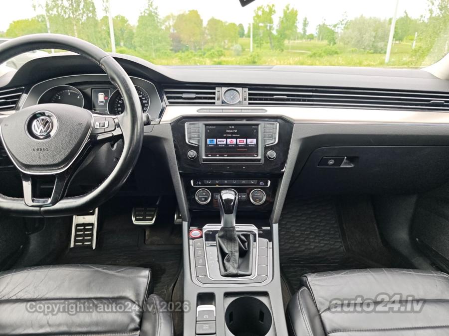 Melns Volkswagen Passat 2015 Tartu, ar dzinēja tilpumu 2.00 L un nobraukumu 295 tūkst. km par 10399 €, foto 25 vietnē AUTOMOTO.COM.LV