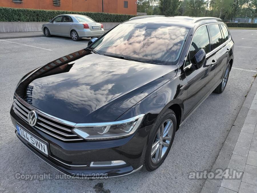 Black Volkswagen Passat 2015 in Tallinn, with an engine capacity of 2.00 L and mileage of 273 thousand km for 12999 €, photo 4 on AUTOMOTO.COM.LV