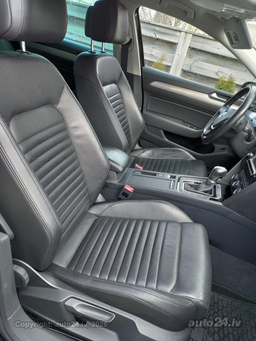 Black Volkswagen Passat 2015 in Tallinn, with an engine capacity of 2.00 L and mileage of 273 thousand km for 12999 €, photo 8 on AUTOMOTO.COM.LV