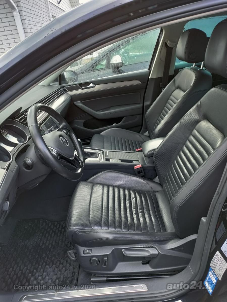 Black Volkswagen Passat 2015 in Tallinn, with an engine capacity of 2.00 L and mileage of 273 thousand km for 12999 €, photo 9 on AUTOMOTO.COM.LV