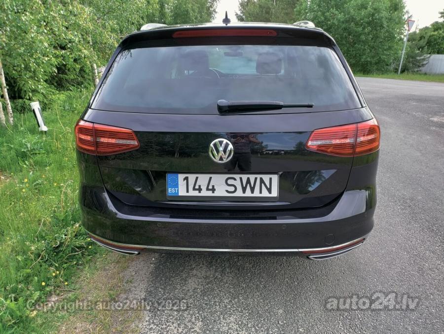 Black Volkswagen Passat 2015 in Tallinn, with an engine capacity of 2.00 L and mileage of 273 thousand km for 12999 €, photo 13 on AUTOMOTO.COM.LV