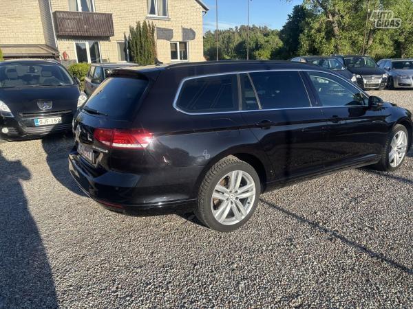 Black Volkswagen Passat 2015 in Jurbarkas, with an engine capacity of 2.00 L and mileage of 311 thousand km for 7750 €, photo 7 on AUTOMOTO.COM.LV