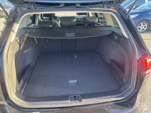 Black Volkswagen Passat 2015 in Jurbarkas, with an engine capacity of 2.00 L and mileage of 311 thousand km for 7750 €, photo 17 on AUTOMOTO.COM.LV