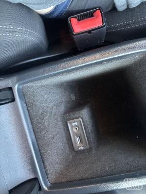 Black Volkswagen Passat 2015 in Jurbarkas, with an engine capacity of 2.00 L and mileage of 311 thousand km for 7750 €, photo 23 on AUTOMOTO.COM.LV