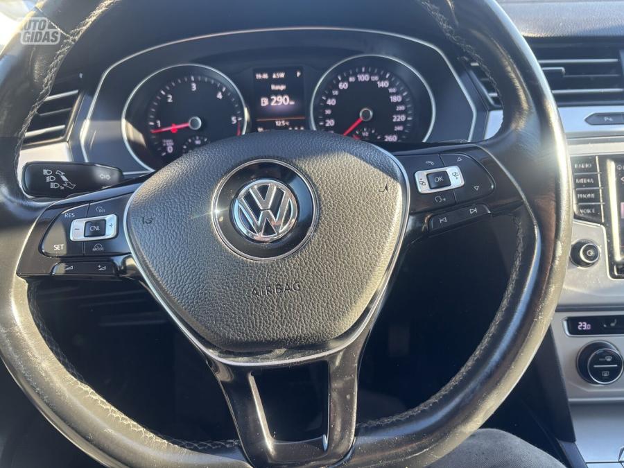 Black Volkswagen Passat 2015 in Jurbarkas, with an engine capacity of 2.00 L and mileage of 311 thousand km for 7750 €, photo 26 on AUTOMOTO.COM.LV