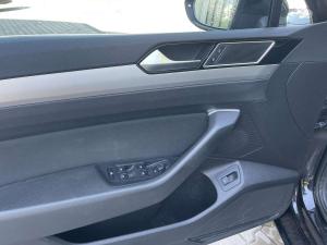 Melns Volkswagen Passat 2015 Kauņa, ar dzinēja tilpumu 1.60 L un nobraukumu 249 tūkst. km par 6600 €, foto 18 vietnē AUTOMOTO.COM.LV