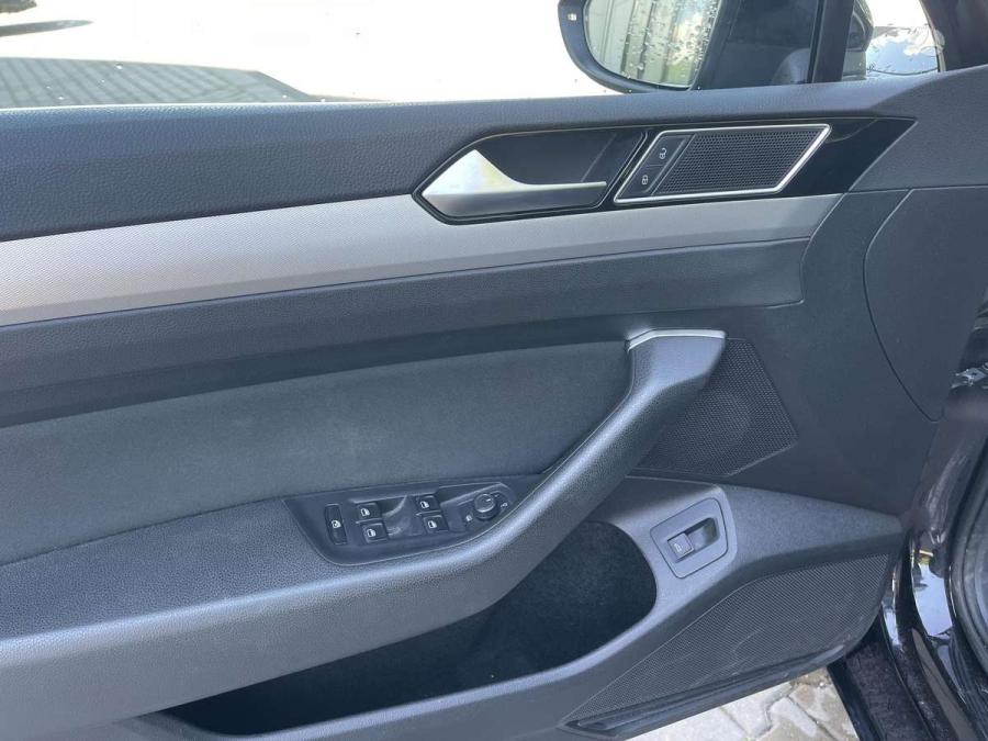 Melns Volkswagen Passat 2015 Kauņa, ar dzinēja tilpumu 1.60 L un nobraukumu 249 tūkst. km par 6600 €, foto 18 vietnē AUTOMOTO.COM.LV