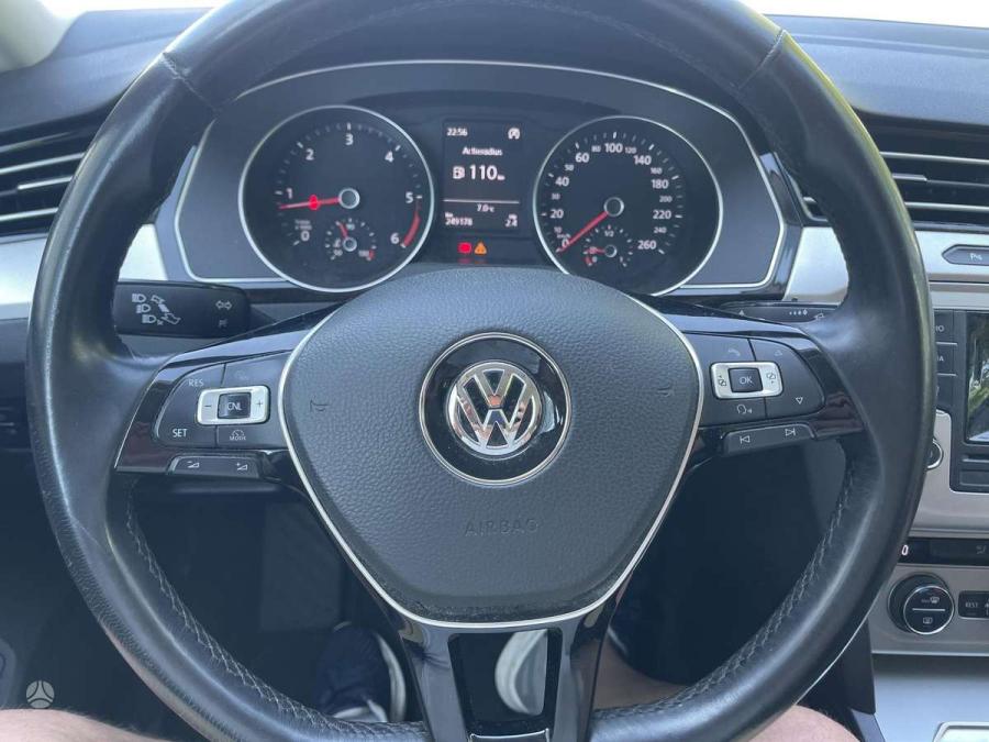 Melns Volkswagen Passat 2015 Kauņa, ar dzinēja tilpumu 1.60 L un nobraukumu 249 tūkst. km par 6600 €, foto 20 vietnē AUTOMOTO.COM.LV
