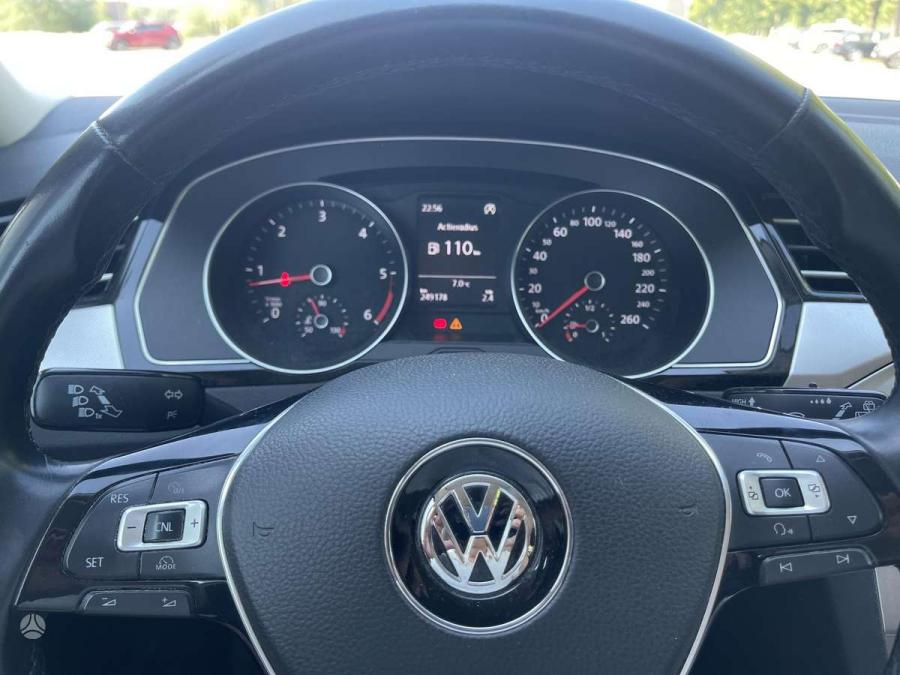 Melns Volkswagen Passat 2015 Kauņa, ar dzinēja tilpumu 1.60 L un nobraukumu 249 tūkst. km par 6600 €, foto 21 vietnē AUTOMOTO.COM.LV