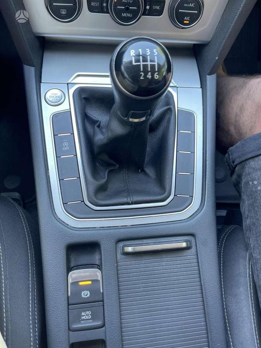 Melns Volkswagen Passat 2015 Kauņa, ar dzinēja tilpumu 1.60 L un nobraukumu 249 tūkst. km par 6600 €, foto 23 vietnē AUTOMOTO.COM.LV