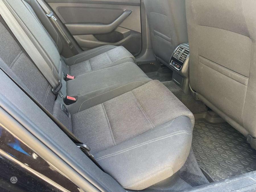Melns Volkswagen Passat 2015 Kauņa, ar dzinēja tilpumu 1.60 L un nobraukumu 249 tūkst. km par 6600 €, foto 27 vietnē AUTOMOTO.COM.LV