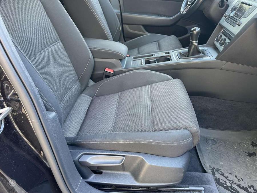 Melns Volkswagen Passat 2015 Kauņa, ar dzinēja tilpumu 1.60 L un nobraukumu 249 tūkst. km par 6600 €, foto 28 vietnē AUTOMOTO.COM.LV