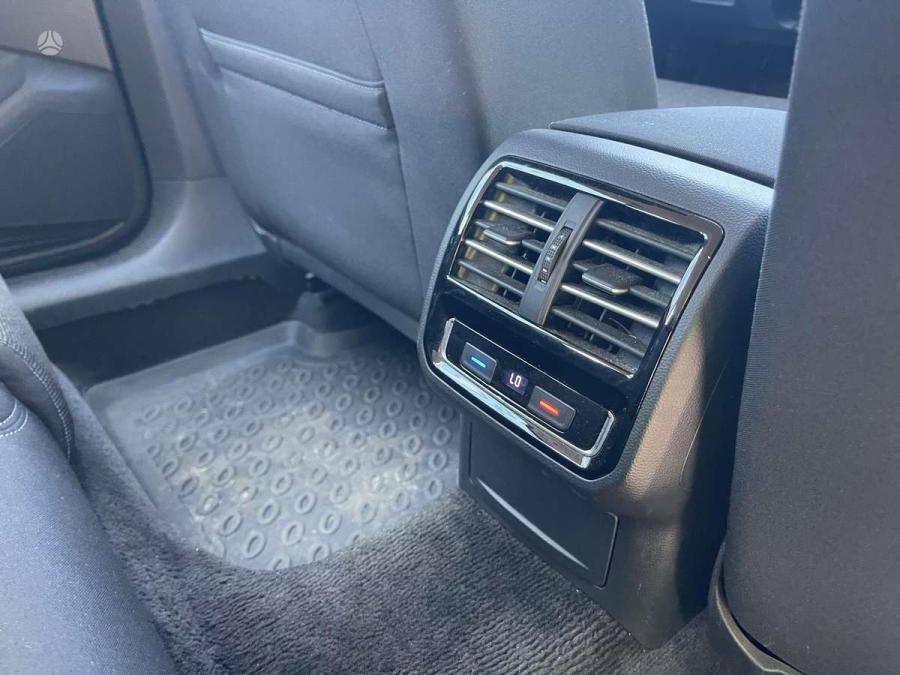 Melns Volkswagen Passat 2015 Kauņa, ar dzinēja tilpumu 1.60 L un nobraukumu 249 tūkst. km par 6600 €, foto 29 vietnē AUTOMOTO.COM.LV