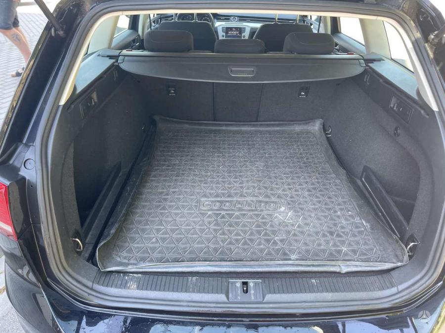 Melns Volkswagen Passat 2015 Kauņa, ar dzinēja tilpumu 1.60 L un nobraukumu 249 tūkst. km par 6600 €, foto 30 vietnē AUTOMOTO.COM.LV