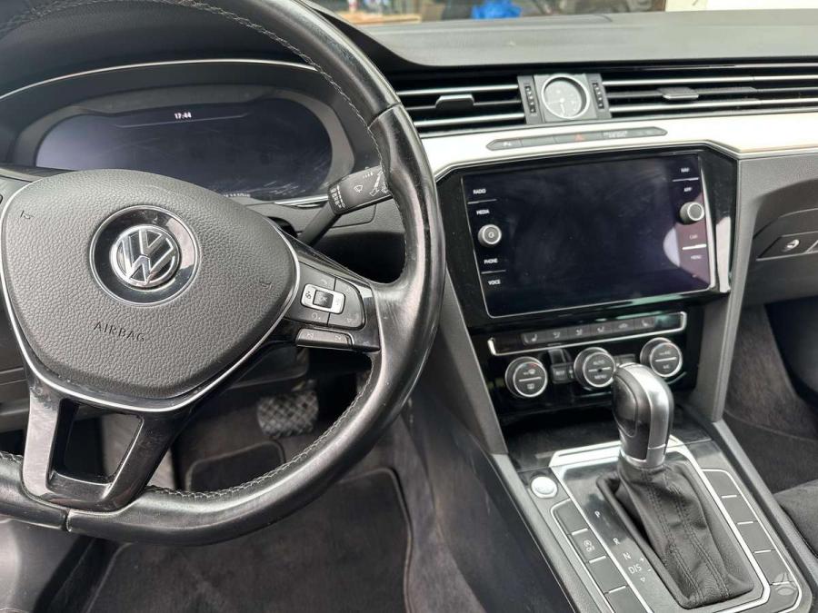 Melns Volkswagen Passat 2015 Panevēža, ar dzinēja tilpumu 2.00 L un nobraukumu 454 tūkst. km par 6200 €, foto 12 vietnē AUTOMOTO.COM.LV
