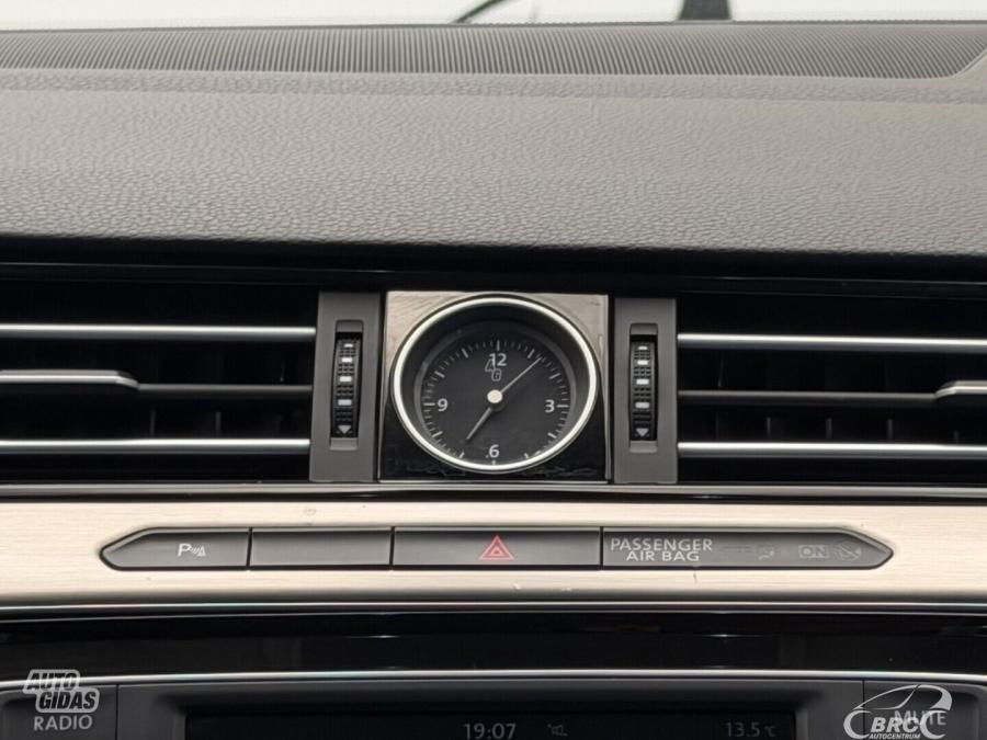 Melns Volkswagen Passat 2015 Avižieniai, ar dzinēja tilpumu 2.00 L un nobraukumu 256 tūkst. km par 8900 €, foto 17 vietnē AUTOMOTO.COM.LV