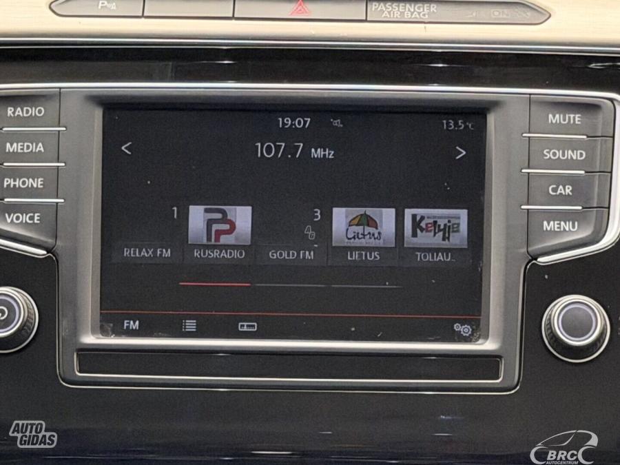 Melns Volkswagen Passat 2015 Avižieniai, ar dzinēja tilpumu 2.00 L un nobraukumu 256 tūkst. km par 8900 €, foto 18 vietnē AUTOMOTO.COM.LV