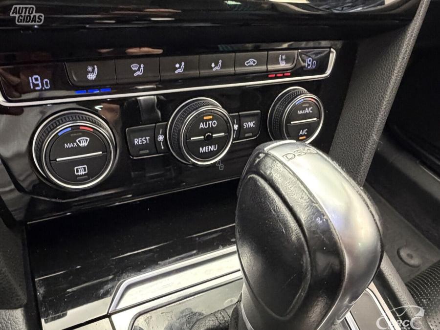Melns Volkswagen Passat 2015 Avižieniai, ar dzinēja tilpumu 2.00 L un nobraukumu 256 tūkst. km par 8900 €, foto 28 vietnē AUTOMOTO.COM.LV