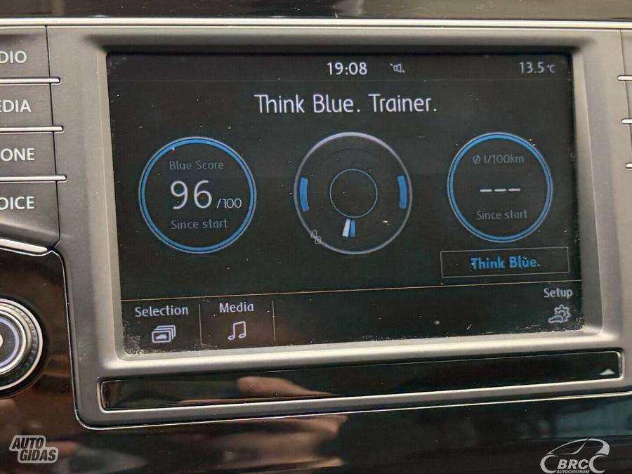 Melns Volkswagen Passat 2015 Avižieniai, ar dzinēja tilpumu 2.00 L un nobraukumu 256 tūkst. km par 8900 €, foto 38 vietnē AUTOMOTO.COM.LV