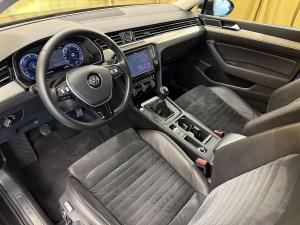 Melns Volkswagen Passat 2015 Kauņa, ar dzinēja tilpumu 1.97 L un nobraukumu 300 tūkst. km par 9500 €, foto 4 vietnē AUTOMOTO.COM.LV