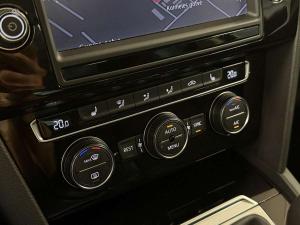 Melns Volkswagen Passat 2015 Kauņa, ar dzinēja tilpumu 1.97 L un nobraukumu 300 tūkst. km par 9500 €, foto 18 vietnē AUTOMOTO.COM.LV