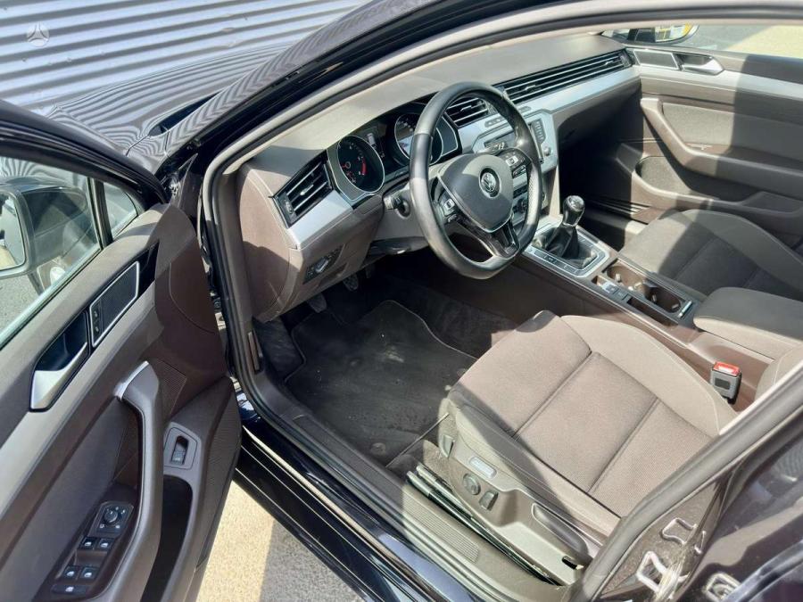 Melns Volkswagen Passat 2015 Šauļi, ar dzinēja tilpumu 1.60 L un nobraukumu 232 tūkst. km par 7750 €, foto 18 vietnē AUTOMOTO.COM.LV