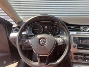 Melns Volkswagen Passat 2015 Šauļi, ar dzinēja tilpumu 1.60 L un nobraukumu 232 tūkst. km par 7750 €, foto 25 vietnē AUTOMOTO.COM.LV