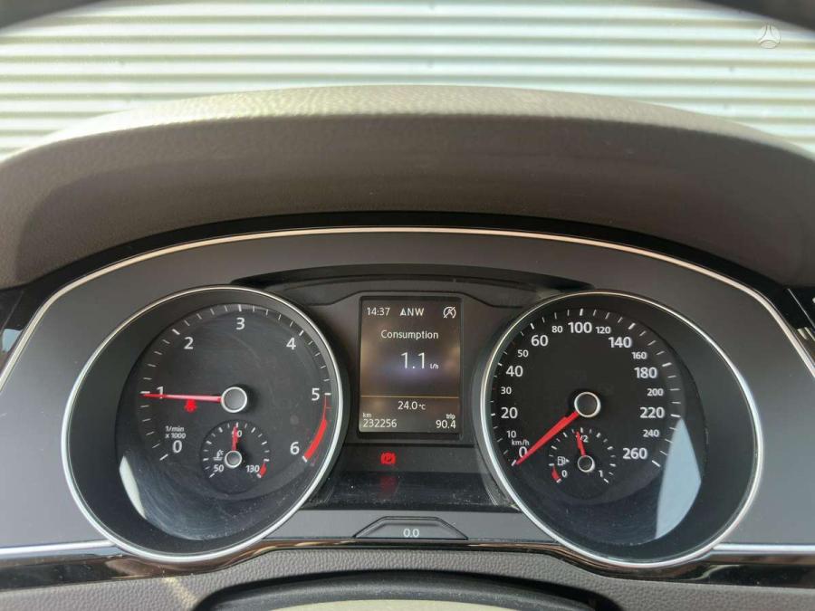 Melns Volkswagen Passat 2015 Šauļi, ar dzinēja tilpumu 1.60 L un nobraukumu 232 tūkst. km par 7750 €, foto 26 vietnē AUTOMOTO.COM.LV