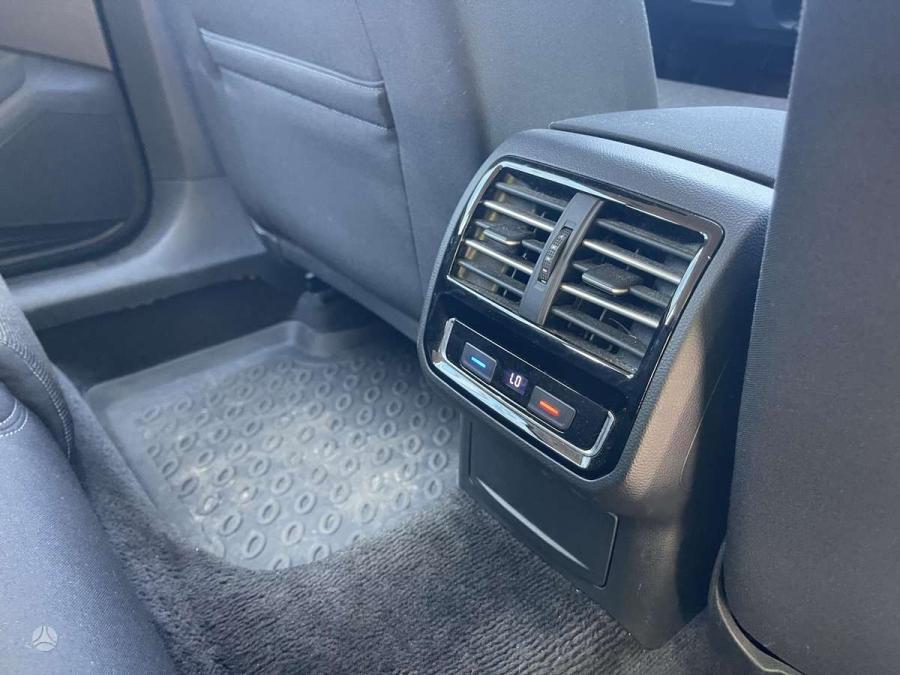 Melns Volkswagen Passat 2015 Kauņa, ar dzinēja tilpumu 1.60 L un nobraukumu 249 tūkst. km par 6550 €, foto 26 vietnē AUTOMOTO.COM.LV
