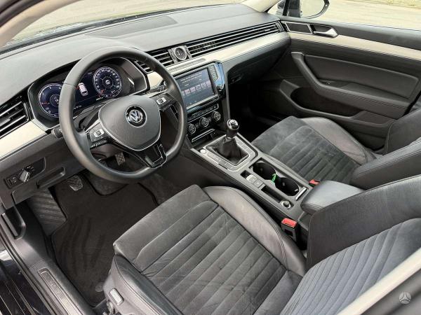 Black Volkswagen Passat 2015 in Taurage, with an engine capacity of 1.97 L and mileage of 187 thousand km for 9700 €, photo 7 on AUTOMOTO.COM.LV