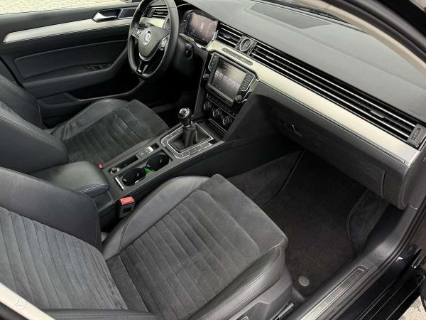 Black Volkswagen Passat 2015 in Taurage, with an engine capacity of 1.97 L and mileage of 187 thousand km for 9700 €, photo 9 on AUTOMOTO.COM.LV