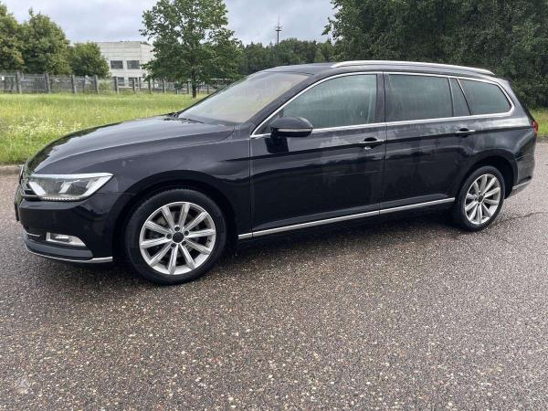 Black Volkswagen Passat 2015 in Kaunas, with an engine capacity of 1.60 L and mileage of 239 thousand km for 7750 €, photo 3 on AUTOMOTO.COM.LV