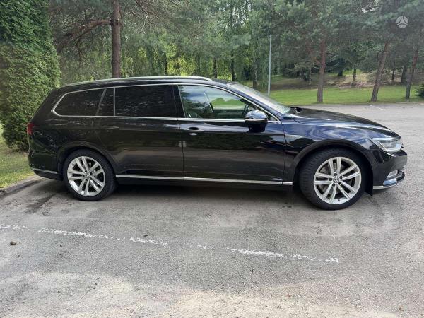 Black Volkswagen Passat 2015 in Alytus, with an engine capacity of 2.00 L and mileage of 237 thousand km for 10700 €, photo 2 on AUTOMOTO.COM.LV