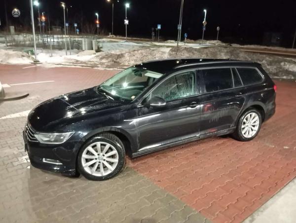 Black Volkswagen Passat 2015 in Vilnius, with an engine capacity of 1.60 L and mileage of 320 thousand km for 6950 €, photo 1 on AUTOMOTO.COM.LV