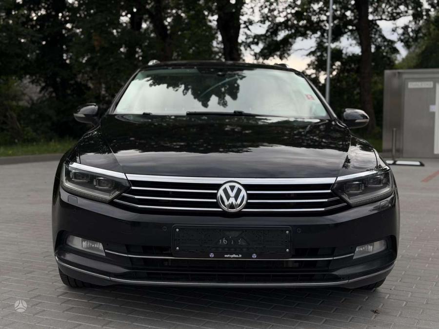 Black Volkswagen Passat 2015 in Rokiskis, with an engine capacity of 1.60 L and mileage of 340 thousand km for 6750 €, photo 12 on AUTOMOTO.COM.LV