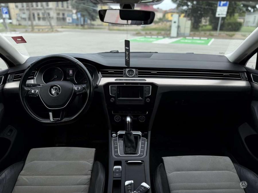 Black Volkswagen Passat 2015 in Rokiskis, with an engine capacity of 1.60 L and mileage of 340 thousand km for 6750 €, photo 25 on AUTOMOTO.COM.LV