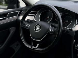 Black Volkswagen Passat 2015 in Rokiskis, with an engine capacity of 1.60 L and mileage of 340 thousand km for 6750 €, photo 26 on AUTOMOTO.COM.LV