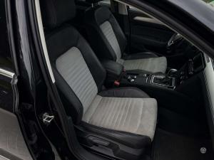 Black Volkswagen Passat 2015 in Rokiskis, with an engine capacity of 1.60 L and mileage of 340 thousand km for 6750 €, photo 27 on AUTOMOTO.COM.LV