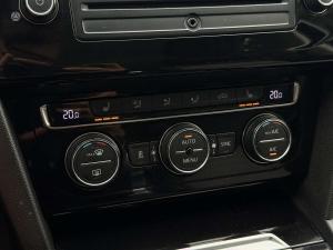 Black Volkswagen Passat 2015 in Rokiskis, with an engine capacity of 1.60 L and mileage of 340 thousand km for 6750 €, photo 35 on AUTOMOTO.COM.LV