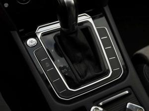 Black Volkswagen Passat 2015 in Rokiskis, with an engine capacity of 1.60 L and mileage of 340 thousand km for 6750 €, photo 39 on AUTOMOTO.COM.LV