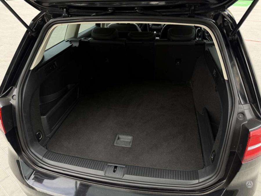 Black Volkswagen Passat 2015 in Rokiskis, with an engine capacity of 1.60 L and mileage of 340 thousand km for 6750 €, photo 42 on AUTOMOTO.COM.LV