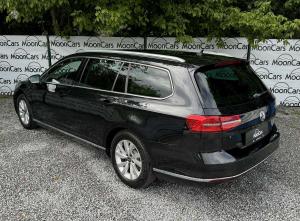 Black Volkswagen Passat 2015 in Vilnius, with an engine capacity of 2.00 L and mileage of 278 thousand km for 9500 €, photo 6 on AUTOMOTO.COM.LV