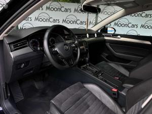 Black Volkswagen Passat 2015 in Vilnius, with an engine capacity of 2.00 L and mileage of 278 thousand km for 9500 €, photo 10 on AUTOMOTO.COM.LV