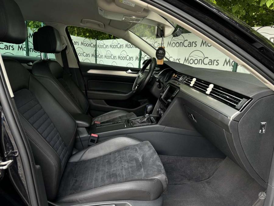 Black Volkswagen Passat 2015 in Vilnius, with an engine capacity of 2.00 L and mileage of 278 thousand km for 9500 €, photo 14 on AUTOMOTO.COM.LV