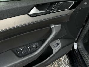 Black Volkswagen Passat 2015 in Vilnius, with an engine capacity of 2.00 L and mileage of 278 thousand km for 9500 €, photo 19 on AUTOMOTO.COM.LV