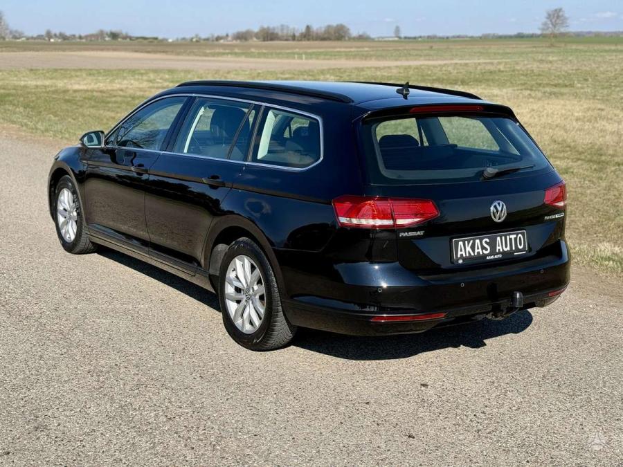 Melns Volkswagen Passat 2015 Šauļi, ar dzinēja tilpumu 1.97 L un nobraukumu 255 tūkst. km par 8700 €, foto 4 vietnē AUTOMOTO.COM.LV
