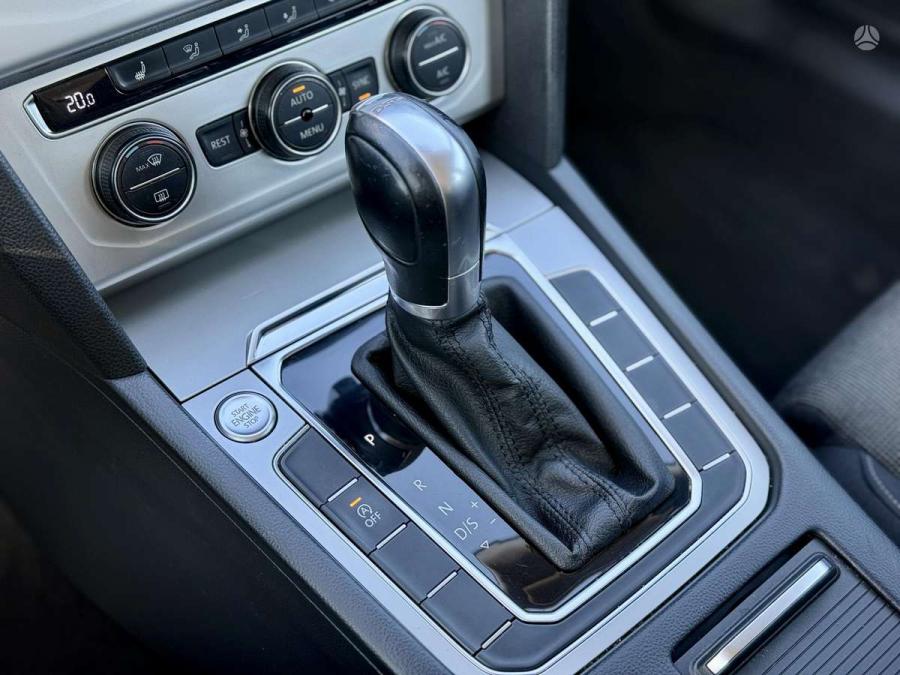 Melns Volkswagen Passat 2015 Šauļi, ar dzinēja tilpumu 1.97 L un nobraukumu 255 tūkst. km par 8700 €, foto 15 vietnē AUTOMOTO.COM.LV