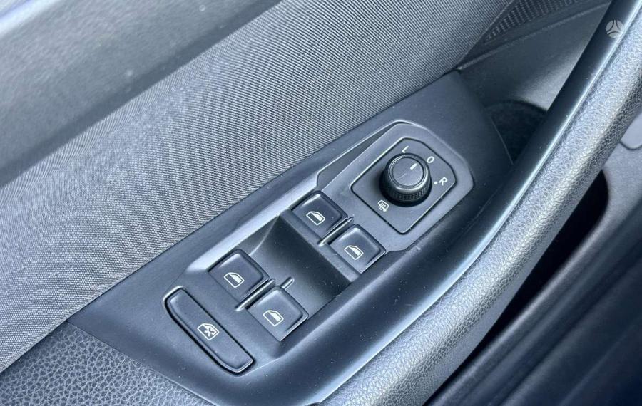 Melns Volkswagen Passat 2015 Šauļi, ar dzinēja tilpumu 1.97 L un nobraukumu 255 tūkst. km par 8700 €, foto 17 vietnē AUTOMOTO.COM.LV