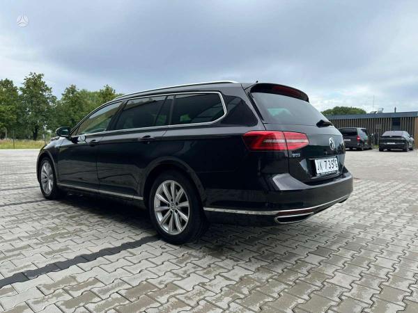 Black Volkswagen Passat 2015 in Klaipeda, with an engine capacity of 1.40 L and mileage of 252 thousand km for 10600 €, photo 6 on AUTOMOTO.COM.LV