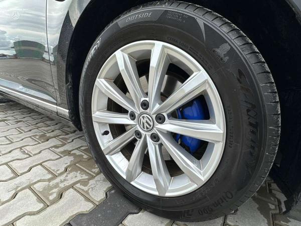 Black Volkswagen Passat 2015 in Klaipeda, with an engine capacity of 1.40 L and mileage of 252 thousand km for 10600 €, photo 9 on AUTOMOTO.COM.LV